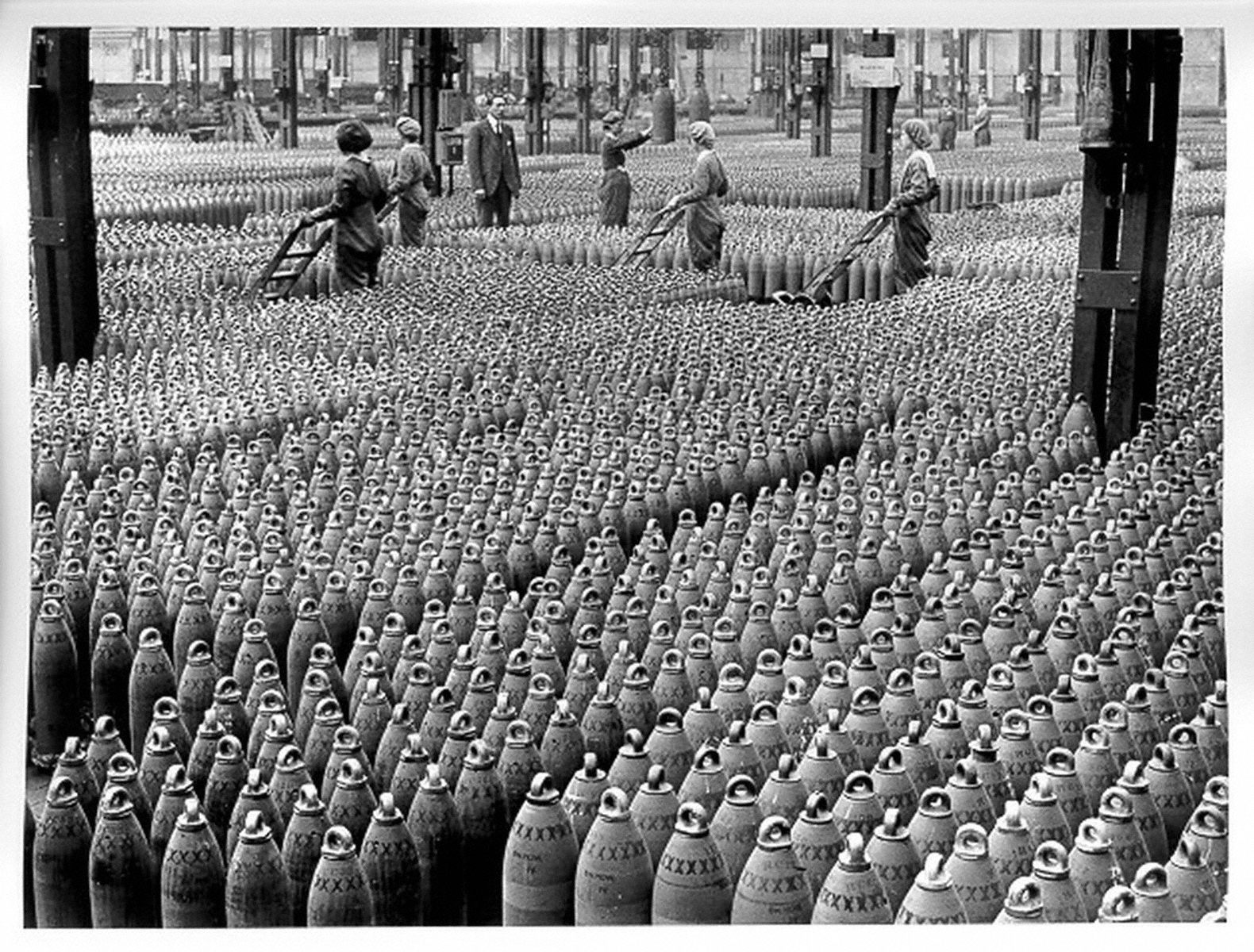 Intro to WW1 Poetry: Women at Work | War Collections